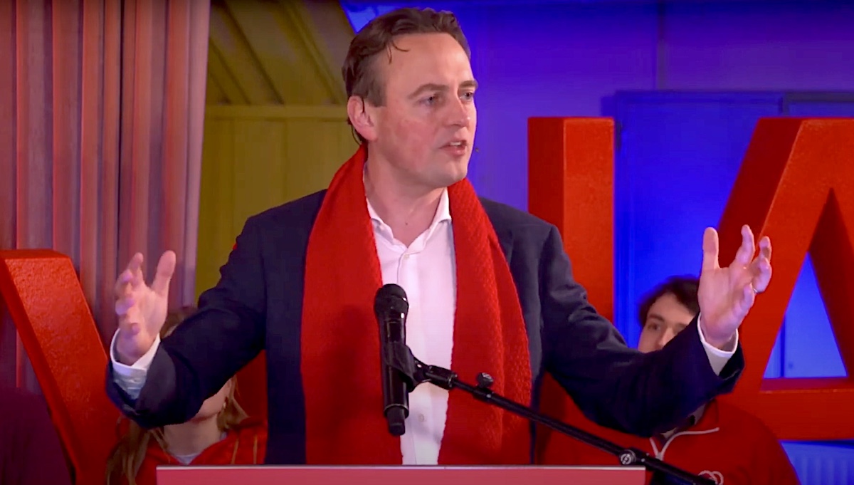 NieuwNieuws: Nijboer (PvdA) stapt uit presidium om onderzoek naar Arib