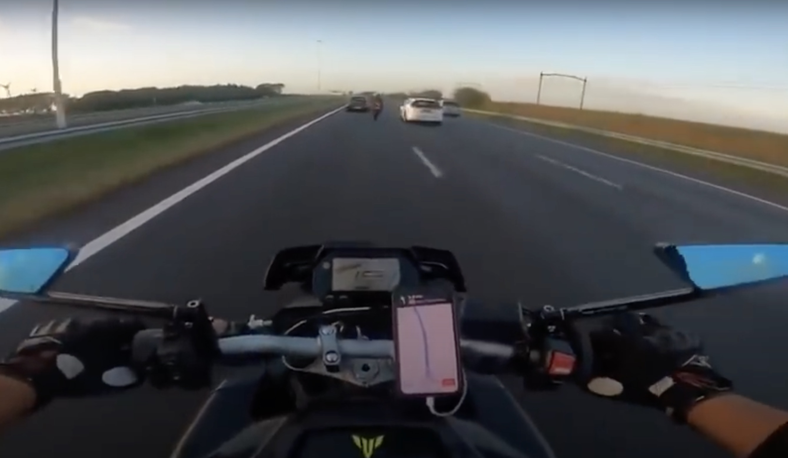 NieuwNieuws: Politie pakt met 270 km/u racende motormuizen op